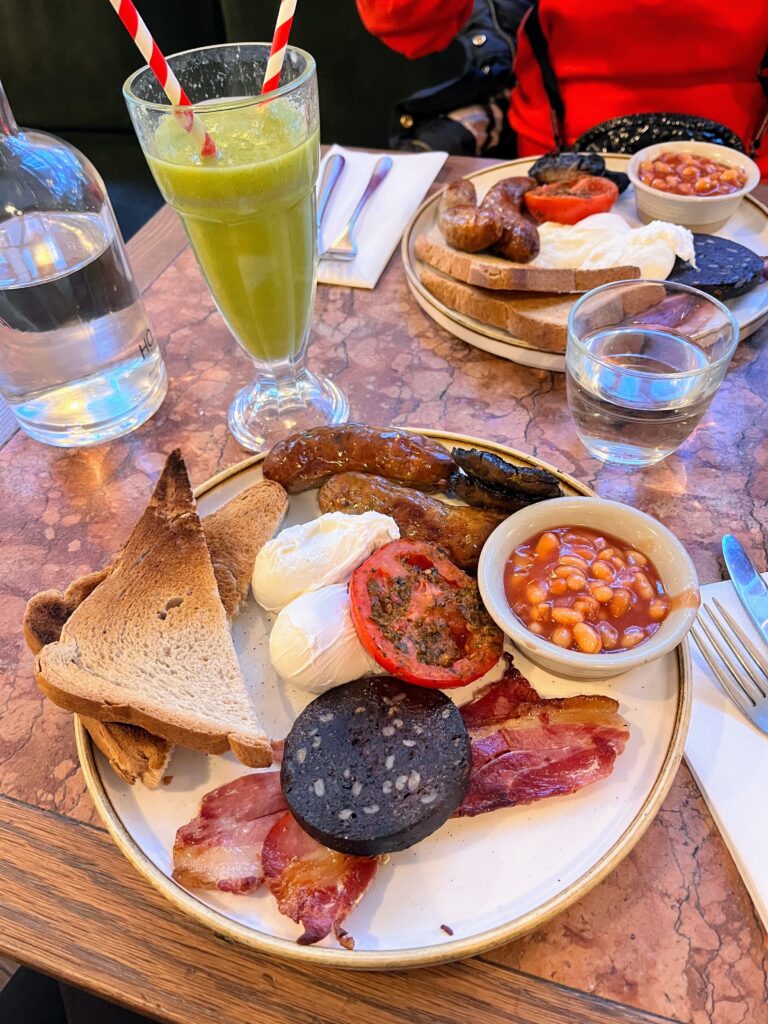 London Girls' Trip Itinerary: 1 Week Food Diary & Things to Do - Styled ...